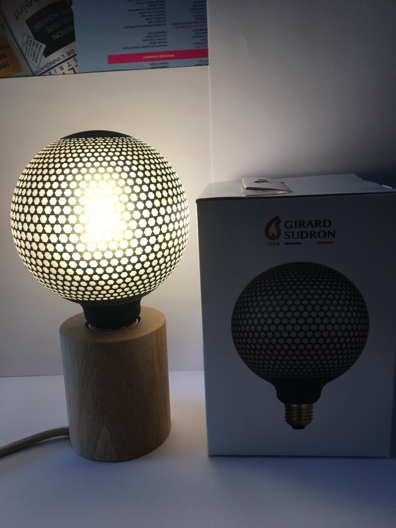 Ampoule décorative led dimmable forme globe e27 motifs hexagones noire ... Ampoule décorative led dimmable forme globe e27 motifs hexagones noire ...